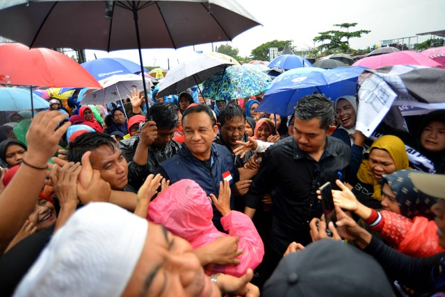 Foto: Deklarasikan Relawan Perubahan, Anies Baswedan Kunjungi Sumatera Barat | kumparan.com