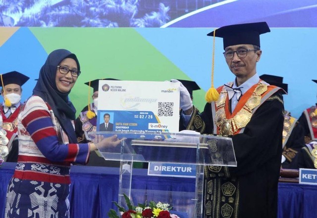 Politeknik Negeri Malang Launching Smart Card Pada Pengukuhan 884 Wisudawan | kumparan.com