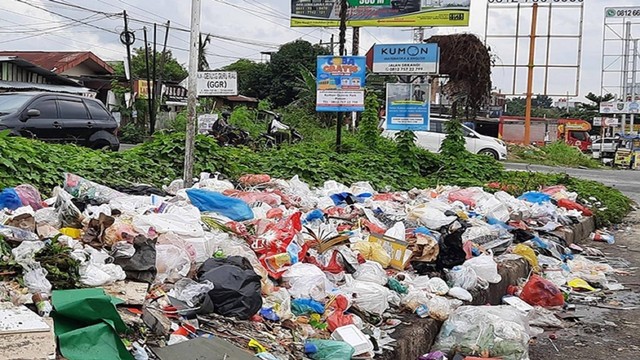 Tahun Depan Buang Sampah Sembarangan di Pekanbaru Bakal Ditindak Aparat | kumparan.com