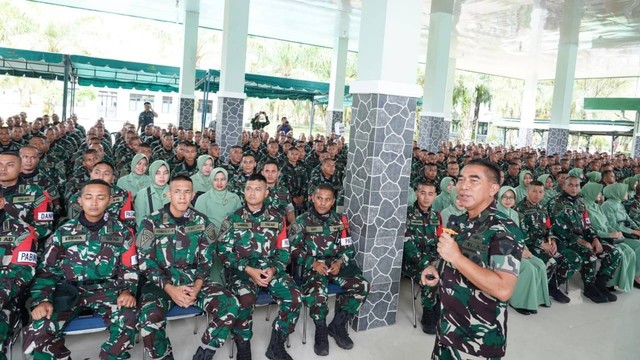 400 Prajurit TNI Yonif Raider Khusus 115/Macan Leuser Siap Ditugaskan ke Papua | kumparan.com