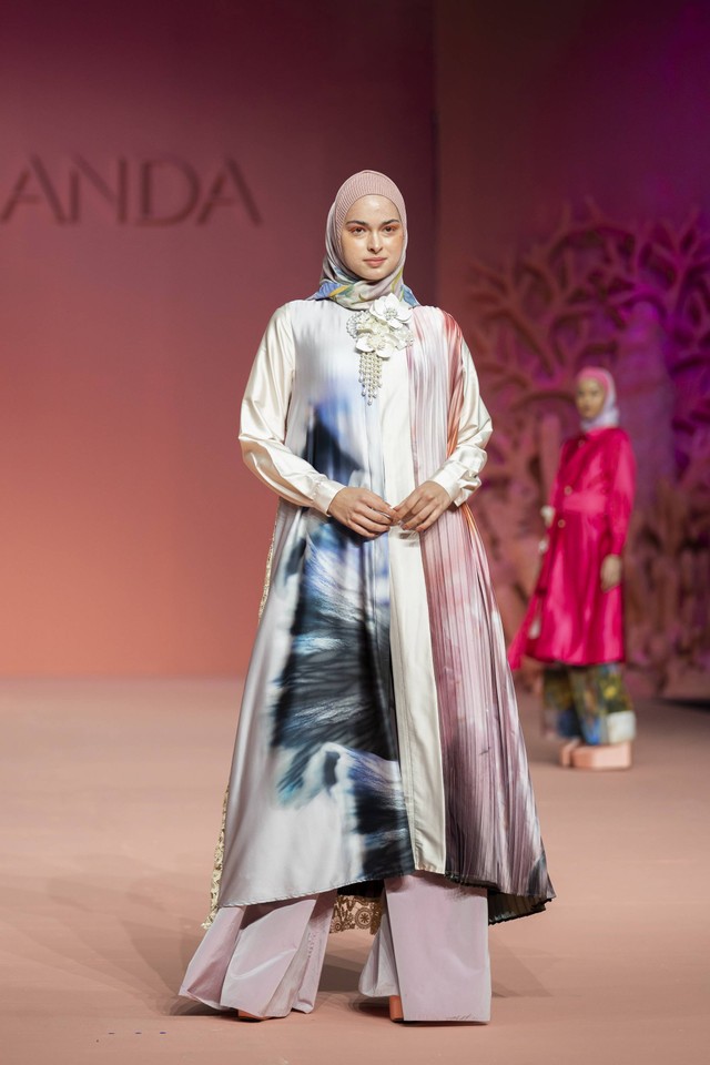 Rayakan Anniversary ke-10 RiaMiranda Hadirkan Koleksi Lebih Berani & Kekinian | kumparan.com