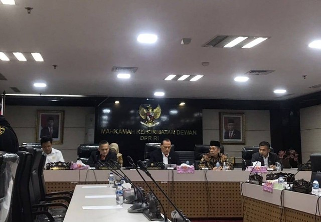 Politikus PKS Iskan Lubis Minta Maaf di Sidang MKD soal Interupsi Rapat ... Politikus PKS Iskan Lubis Minta Maaf di Sidang MKD soal Interupsi Rapat ...