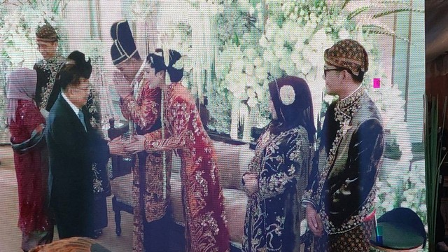 Tiga Mantan Wapres RI Hadiri Resepsi Pernikahan Putra Bungsu Presiden Jokowi | kumparan.com