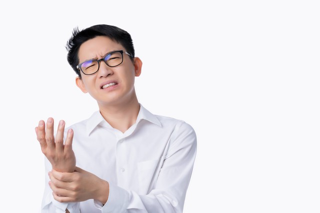 Mengenal Nyeri Pergelangan Tangan, Carpal Tunnel Syndrome | kumparan.com Mengenal Nyeri Pergelangan Tangan, Carpal Tunnel Syndrome | kumparan.com