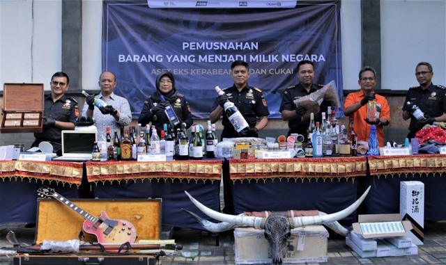 Sex Toys Hingga Miras Senilai Ratusan Juta Dimusnahkan Bea Cukai Bali