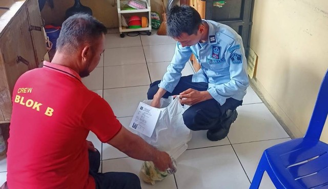 Rutan Kelas I Surakarta Lakukan Penggeledahan Bertahap | kumparan.com Rutan Kelas I Surakarta Lakukan Penggeledahan Bertahap | kumparan.com