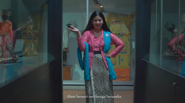 Thavita Kemas Ulang Lagu Zamrud Khatulistiwa, Video Klip Berlatar ...