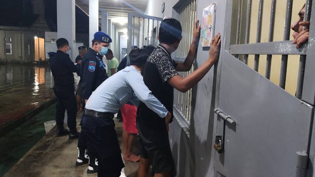 Divisi Pemasyarakatan Kemenkumham Sulbar Geledah Rutan Pasangkayu ... Divisi Pemasyarakatan Kemenkumham Sulbar Geledah Rutan Pasangkayu ...