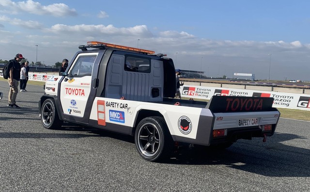 Foto: Aksi Toyota IMV 0 Jadi Safety Car idemitsu 1500 SUPER ENDURANCE ...