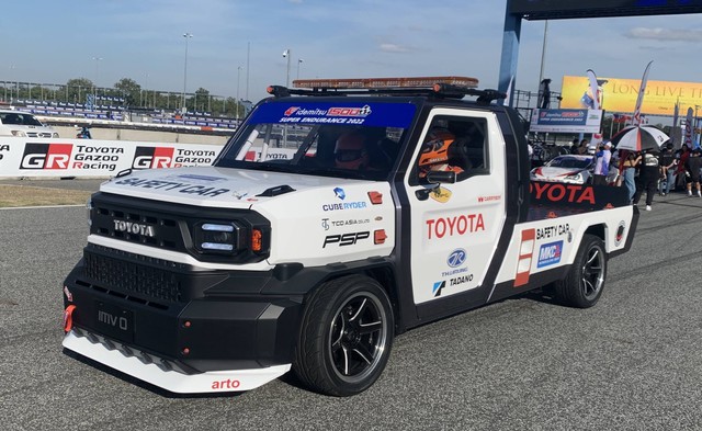 Foto: Aksi Toyota IMV 0 Jadi Safety Car idemitsu 1500 SUPER ENDURANCE ...