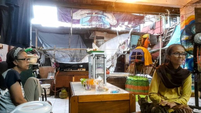 Ikhtiar Imas Darsih dalam Hela Napas Miss Tjitjih | kumparan.com