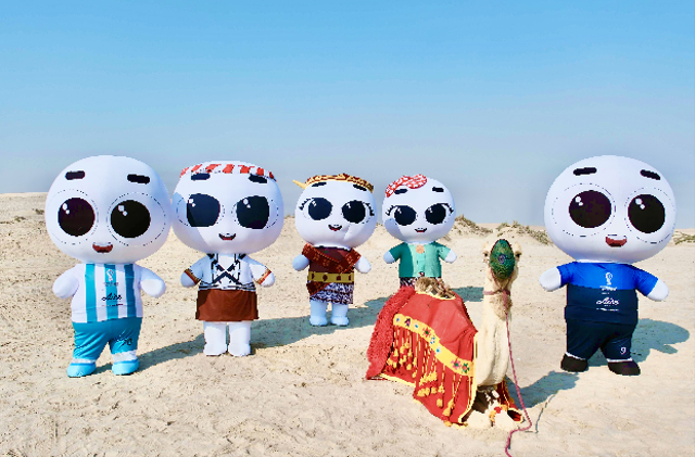 Promosikan Indonesia, Serunya Aice Mochi Baby Keliling Qatar Pakai Baju ...