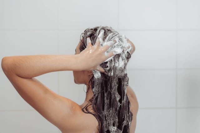 Urutan Hair Care Routine Sehari-hari agar Rambut Sehat dan Tidak Mudah ...
