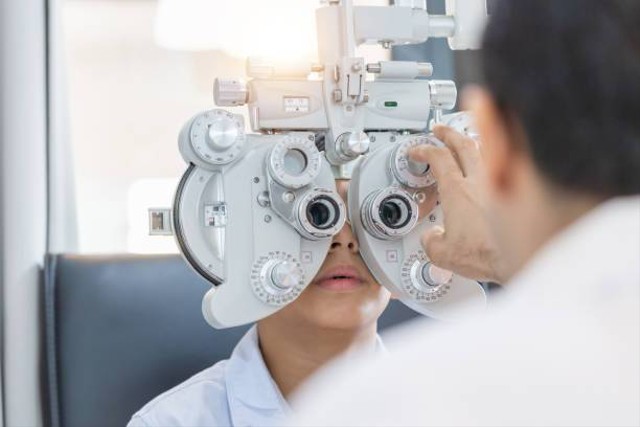 Pengertian Ophthalmologist dan Contohnya | kumparan.com