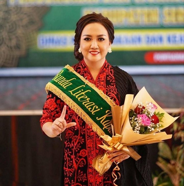 Hari Ibu, Angeline Fremalco Dinobatkan Menjadi Bunda Literasi Kapuas ...