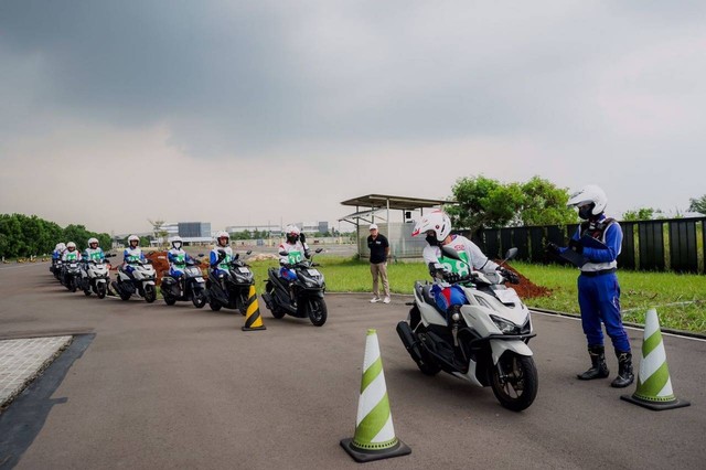 Yayasan AHM Latih Anak Muda Duta Safety Riding Honda | kumparan.com