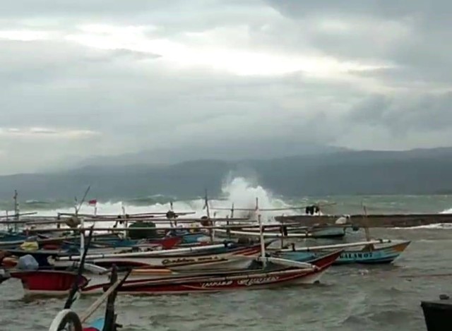 Bmkg Waspada Gelombang Tinggi Di Perairan Lampung Pada 24 25 Desember