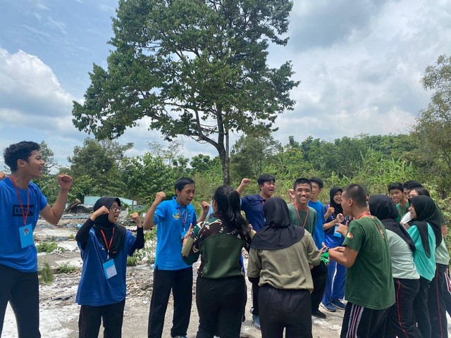 Melatih Kemandirian Siswa Dengan Bermain Dalam Kegiatan Outbound di ...