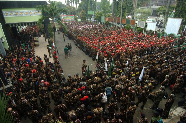 Foto: Pembaretan 3.000 Banser di Tegal | kumparan.com