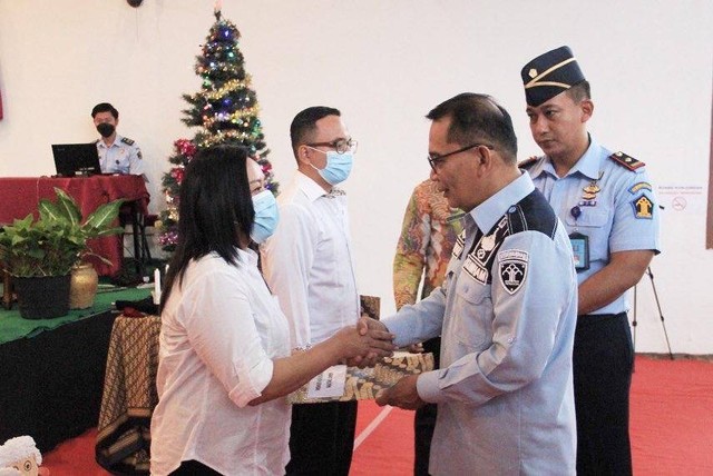 2 dari 364 Narapidana di Jateng Dinyatakan Bebas karena Terima Remisi Natal 2022 | kumparan.com