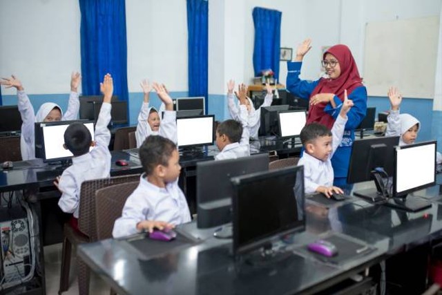 Pengertian Pembelajaran Konvensional dan Contohnya | kumparan.com