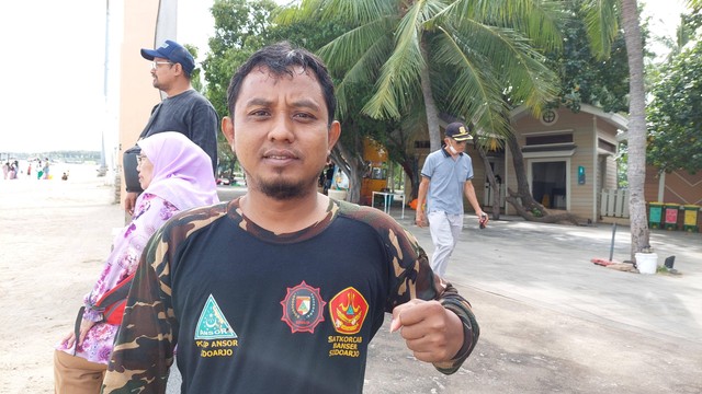 Meski Ada Isu Badai Dahsyat, Warga Tetap Berwisata ke Pantai Ancol ...