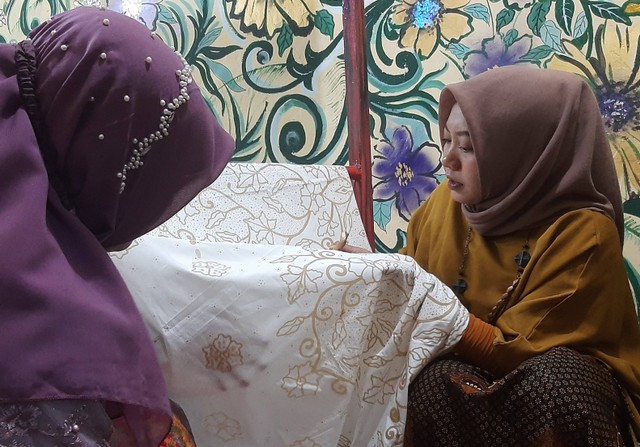 Baru di Surabaya, Kampung Batik Okra | kumparan.com