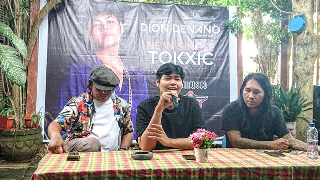 Lewat Single 'Tokxic', Rapper Muda Bali Soroti Fenomena Kecanduan ...