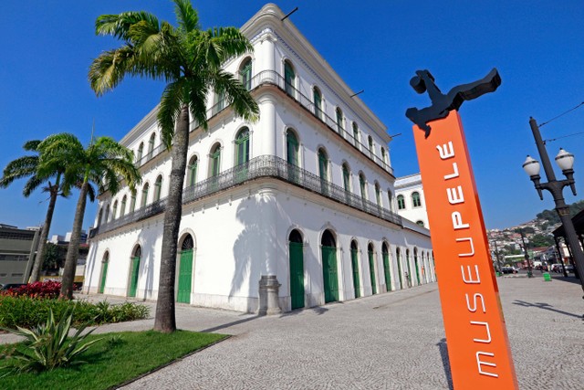 Mengenang Pele Lewat Museum Ikoniknya di Brasil: King of Football ...