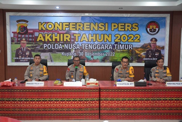Polda NTT Pecat 18 Personel Polisi di Tahun 2022, Didominasi Kasus ... Polda NTT Pecat 18 Personel Polisi di Tahun 2022, Didominasi Kasus ...
