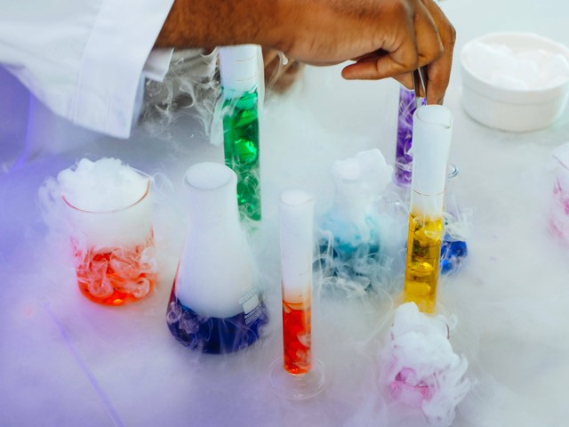 Fungsi Kondensor pada Destilasi dan Penjelasannya | kumparan.com