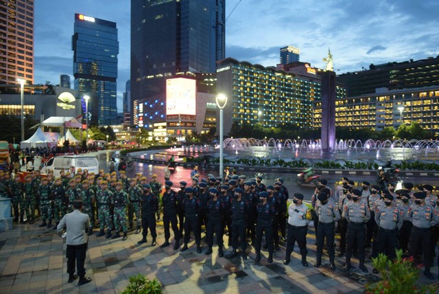 Foto: Apel Pengamanan Jelang Perayaan Tahun Baru 2023 di Bundaran HI | kumparan.com