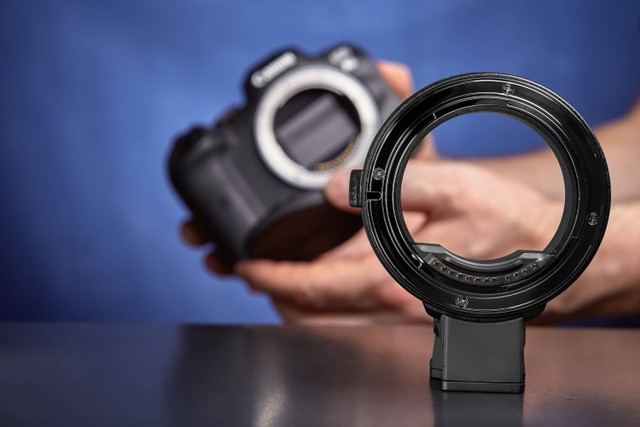 Tips Fotografi: Mengenal Adapter Lensa pada Kamera | kumparan.com