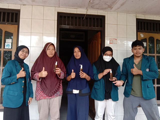 Mahasiswa KKN-Tematik Undip Ciptakan Inovasi Sabun Cuci Tangan Daun ...