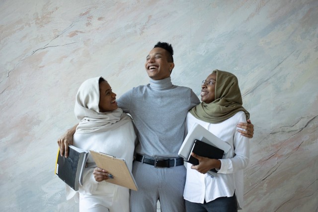 3 Mahram Perempuan dalam Islam yang Perlu Dipahami | kumparan.com