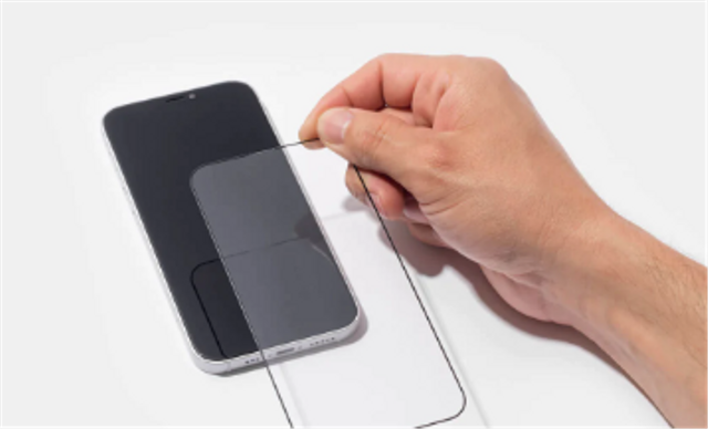 Cara Memasang Tempered Glass HP Antigagal, Begini Tahapannya | kumparan.com