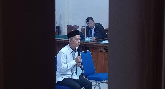 Karomani Didakwa Terima Suap hingga Gratifikasi Rp 10,4 Miliar dan SGD 10 Ribu | kumparan.com