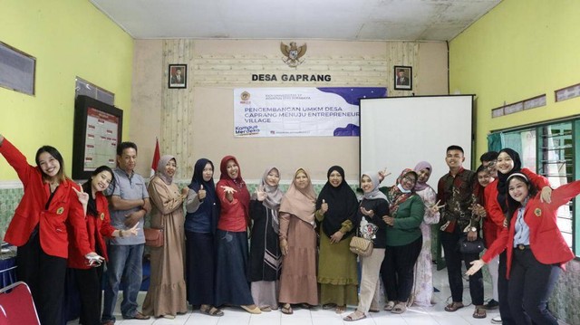 Mahasiswa KKN UNTAG Surabaya Membantu dalam Pembaruan Packaging Produk UMKM | kumparan.com