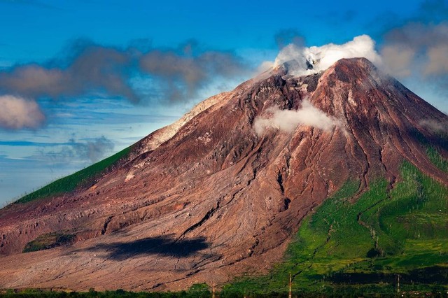 Pengertian Vulkanisme Lengkap dengan Gejala dan Bentuk Erupsi ...