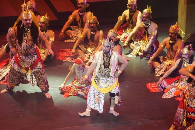 Foto: Aksi Panglima TNI dan Kapolri Tampil Wayang Orang Pandawa Boyong ... Foto: Aksi Panglima TNI dan Kapolri Tampil Wayang Orang Pandawa Boyong ...