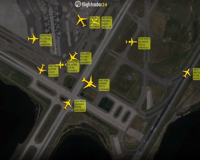 FAA Periksa Petugas Bandara New York: 2 Pesawat Masuk Jalur Sama Nyaris ...