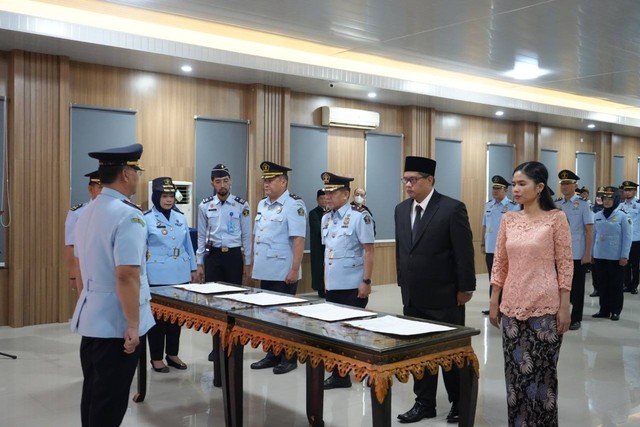 Lantik Pejabat Struktural, Fungsional, Notaris, Ini Pesan Kakanwil Ilham Djaya | kumparan.com