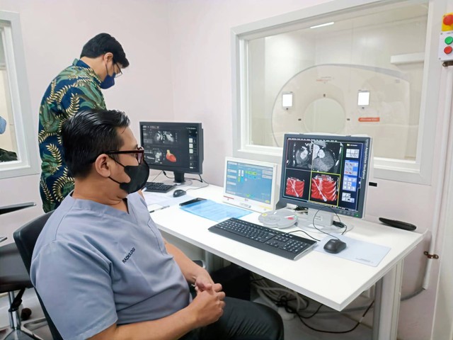 Wamenkes Medical Check Up di RS Jantung Harapan Kita, Pakai Alat ...