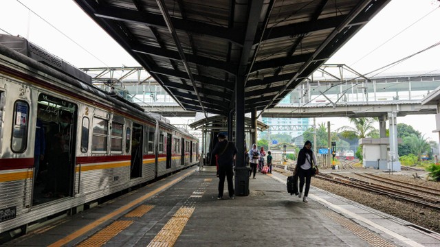 Rute KRL Tanah Abang-Rangkas 2023 | kumparan.com