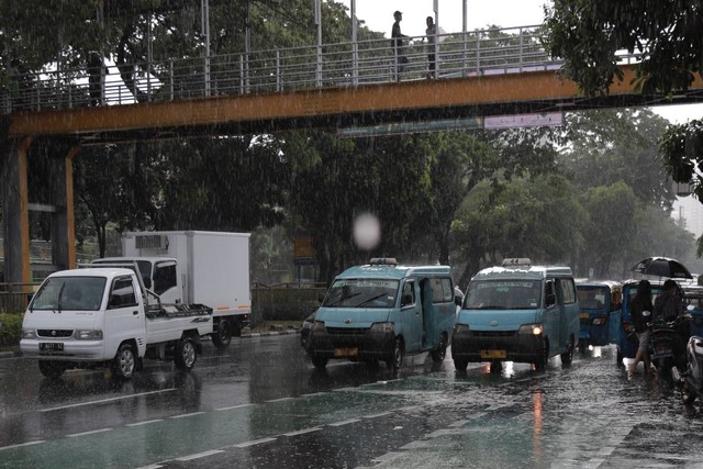 Cuaca Hari Ini: Waspada Hujan Disertai Angin Kencang di Jaksel dan Jaktim | kumparan.com