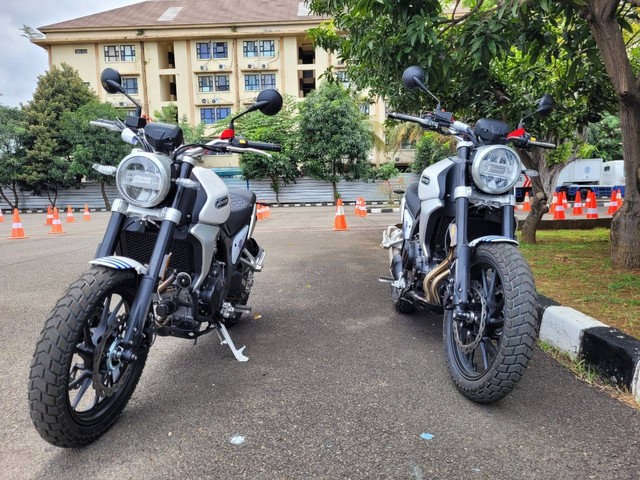 Uji Praktik SIM C1 Boleh Pakai Moge Sendiri? | kumparan.com