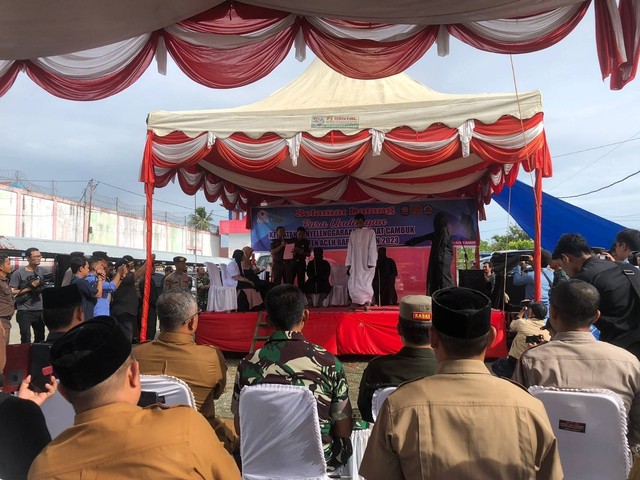 Perempuan Terpidana Kasus Zina Di Aceh Barat Pingsan Usai Dicambuk 100