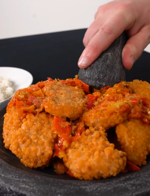 Sukses Bikin Ketagihan, Nugget Geprek Ini Jadi Favorit para Bule ...