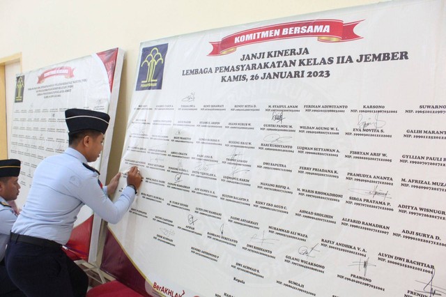 Jajaran Lapas Jember Teken Komitmen Bersama untuk Canangkan Zona ... Jajaran Lapas Jember Teken Komitmen Bersama untuk Canangkan Zona ...