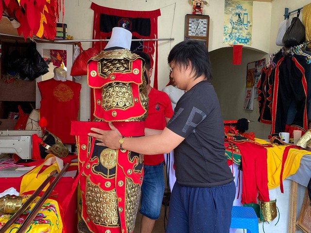 Ini Harga Baju Dewa yang Dipakai Tatung pada Perayaan Cap Go Meh ...